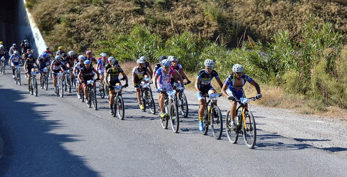 Ecoaventura Bike lleva el ciclismo de montaña a Vícar - WEEKY
