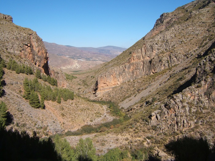 Cinco lugares (y alguno más) en los que practicar escalada en Almería ...